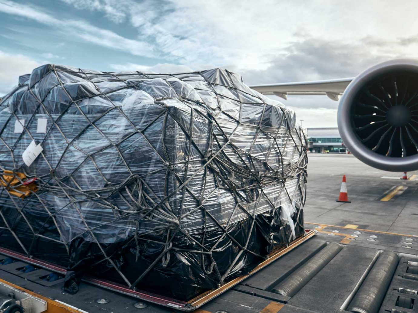 PPE supply chains critical for months - Metro