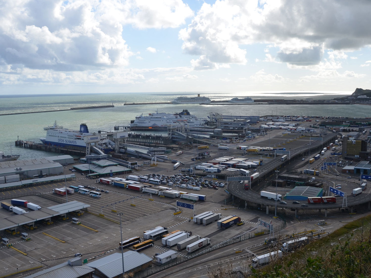 Simplifying your Customs experience - Metro